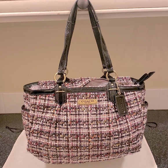 Coach | Bags | Coach Tweed Tote With Patent Leather Trim Has A Very ...